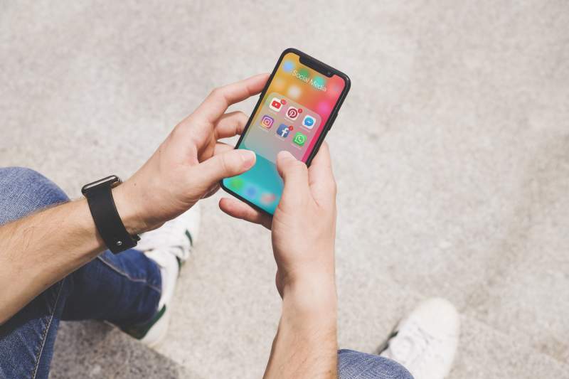 7 Health Risk of Using Cell Phones Your Kids Don't Want You to Know ...